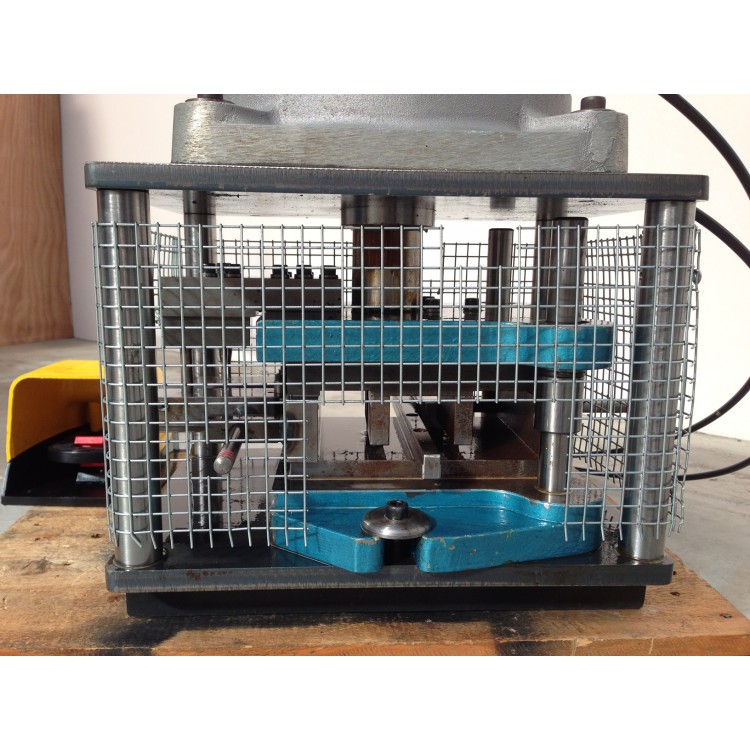 PNEUMATIC PRESS TOOL - Alumach